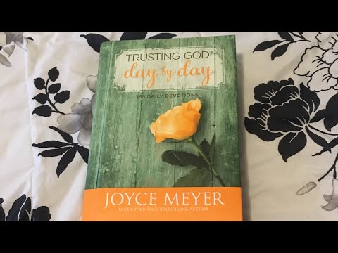 Trusting God Day By Day:365 Daily Devotions-Joyce Meyer||Review!!!