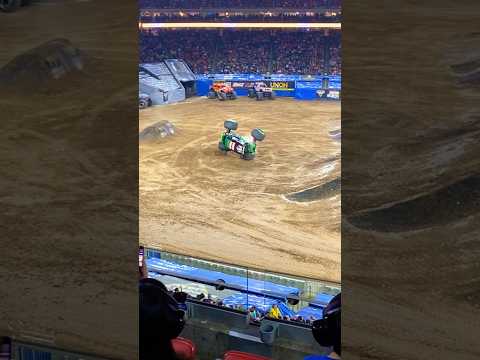What Do You Call That Move? #monsterjam Houston TX 2023 #gravedigger #freestyle #monstertruck