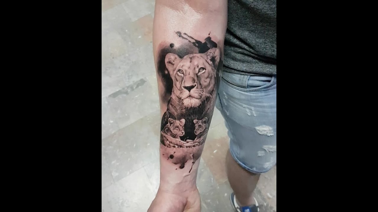 LIONESS WITH CUBS | IOAN ALEXANDRU BOTEZ TATTOO