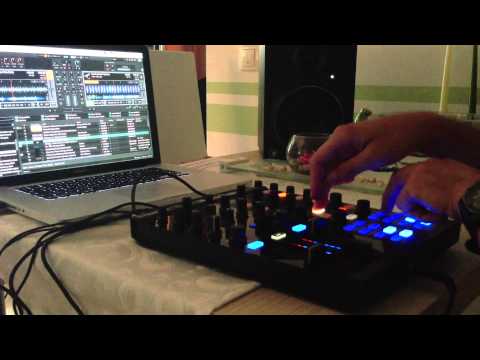 Native Instruments Traktor Kontrol X1/Z1 Bundle iMuso