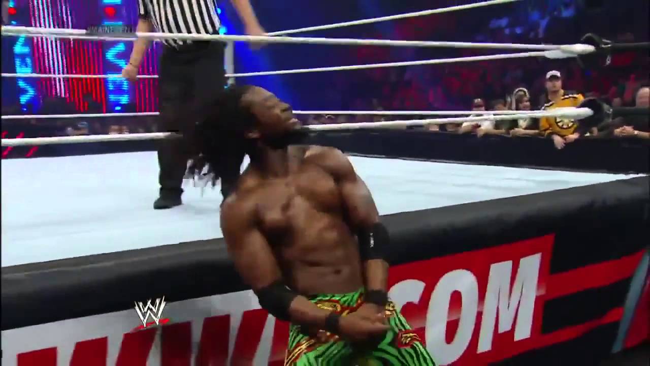 720pHD: WWE Main Event 12.25.13: Summer Rae
