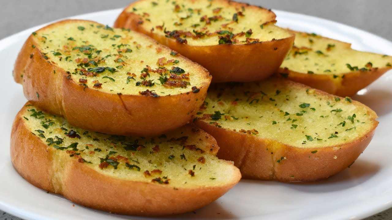 How to Make the Best Garlic Bread Without an Oven