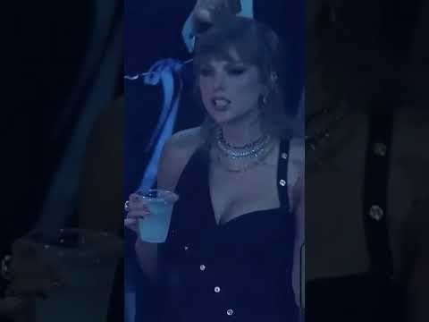 Taylor swift singing cool for the summer at the VMAs