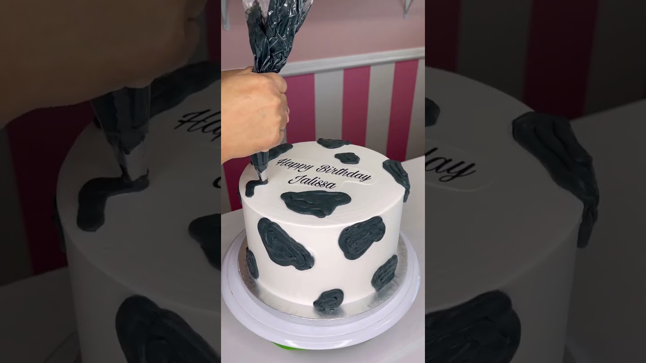 MANCHAS DE VACA EN CHANTILLI. #cakes #pasteles
