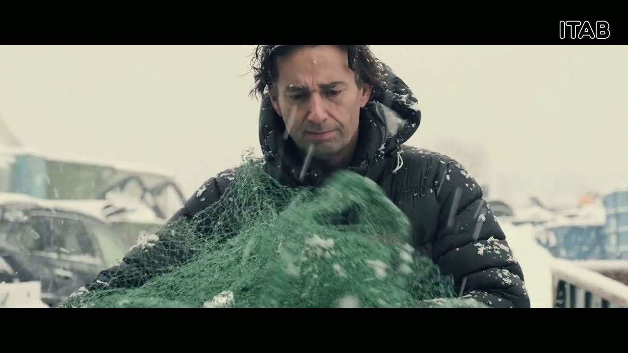 Recycled shopping basket from ocean waste by ITAB