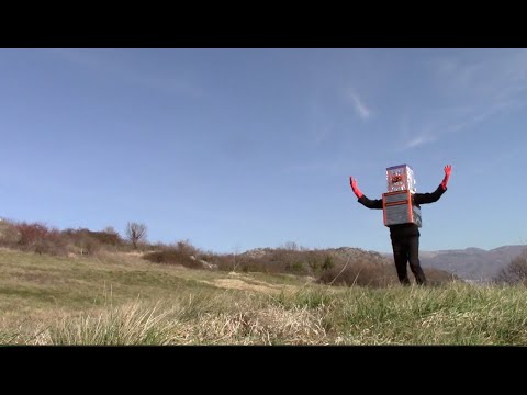 Video: Ariel Sharratt & Mathias Kom “Alexa” – Americana UK