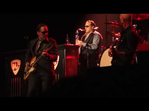 BOOGIE WITH STU – Led Zeppelin Great Covers