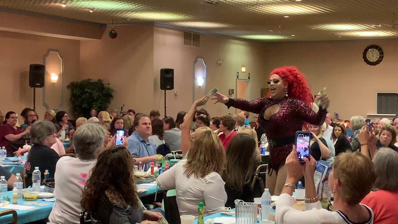 Hire The Countess Mascara - Drag Queen in New York City, NY | GigSalad