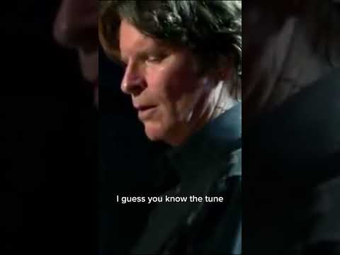Happy Friday! Looking back on John’s performance of “Lodi” from Los Angeles in 2005 🎶