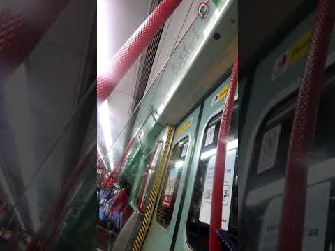 How the MTR speaks(ENGLISH AND MANDARIN)