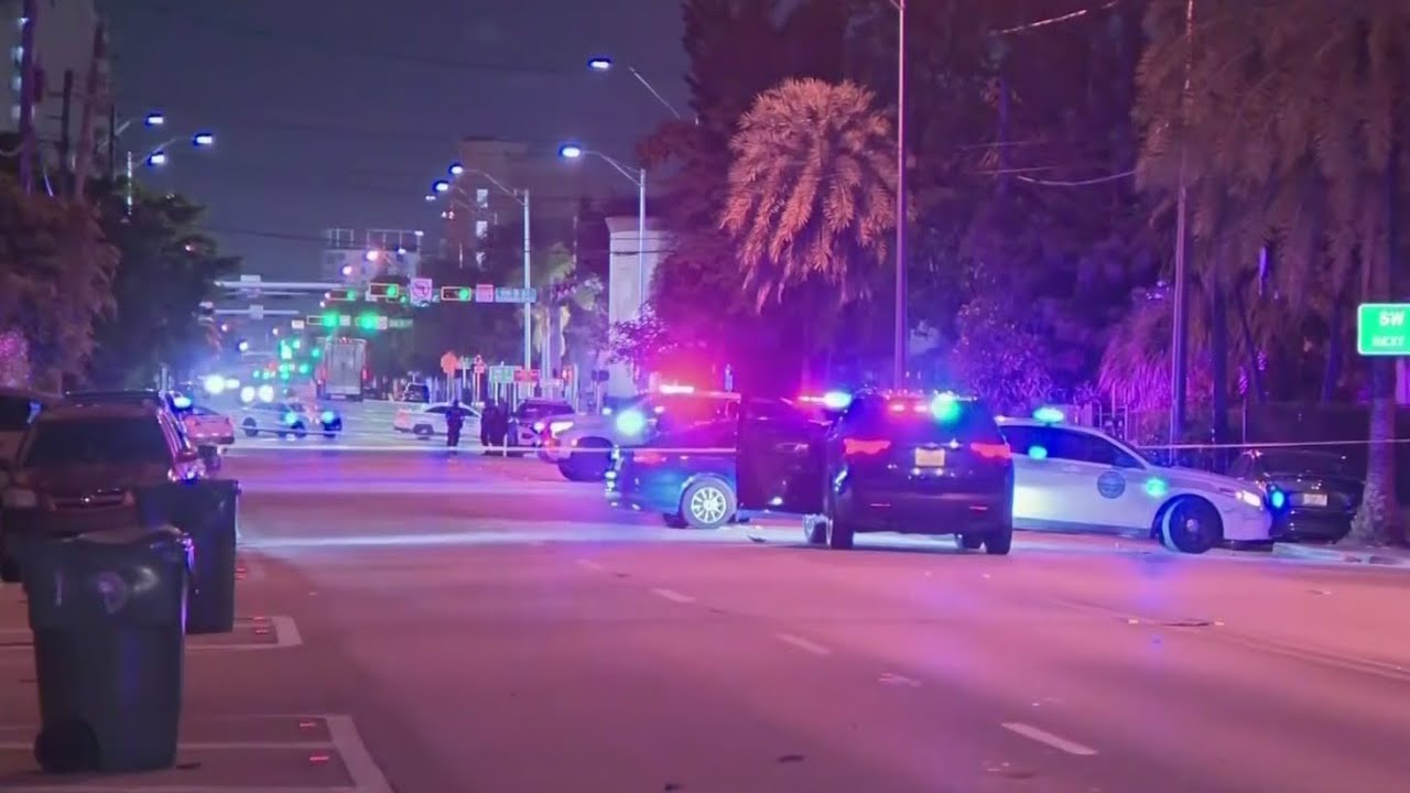 Triple shooting in Miami under investigation