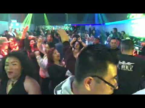 Grupo los kiero en evolución night club de sunny vale California #cumbiasonidera #bailando #fiesta