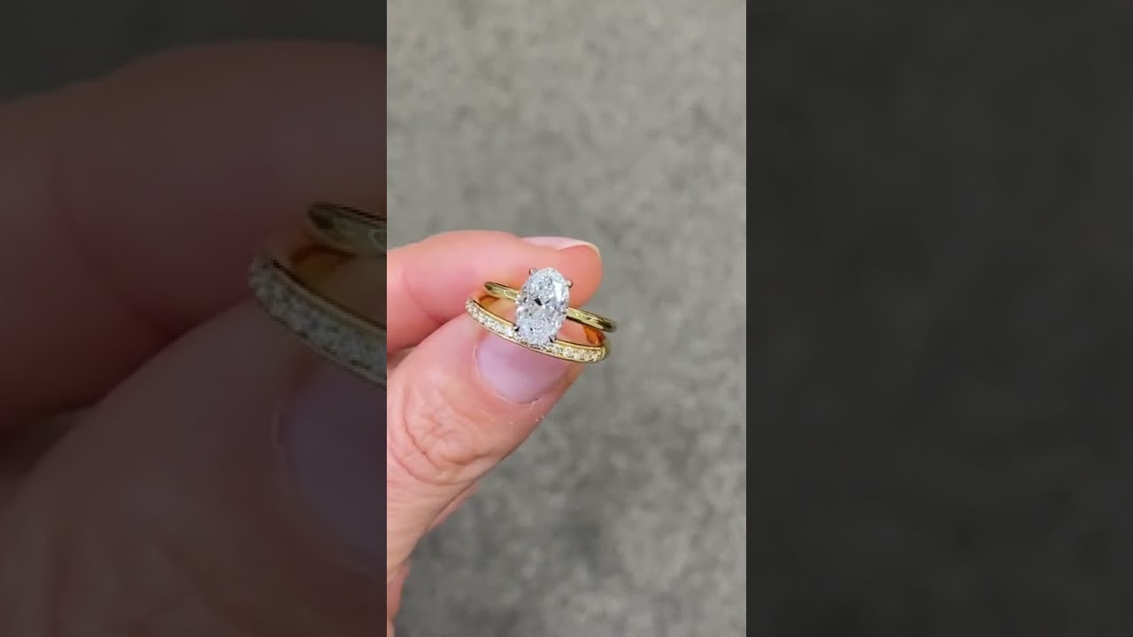 1.50-carat oval solitaire & wedding band