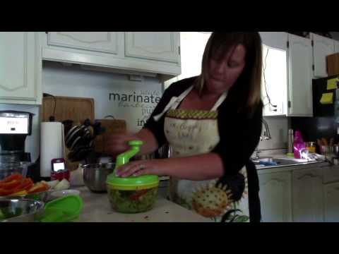 Salsa with the Tupperware Quick Chef Pro