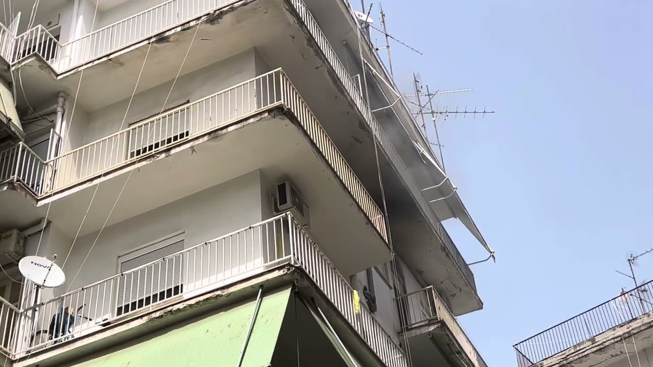 Τρεις γυναίκες απεγκλωβίστηκαν από την πολυκατοικία της Μανδηλαρά λόγω ...