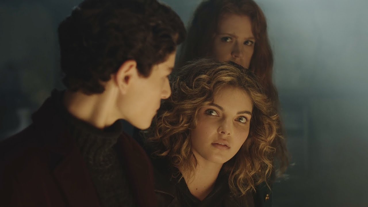 Selina Kyle | & Bruce join forces with Volk [Gotham 3x10] 5 / 5