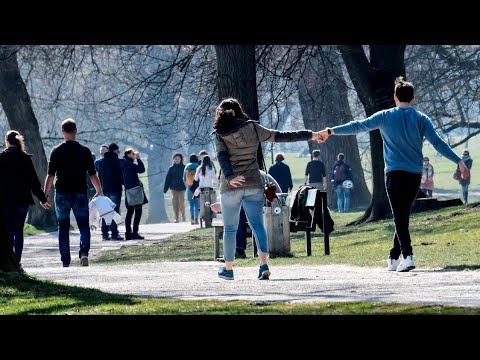 Couples 'must abide' by strict social distancing measures