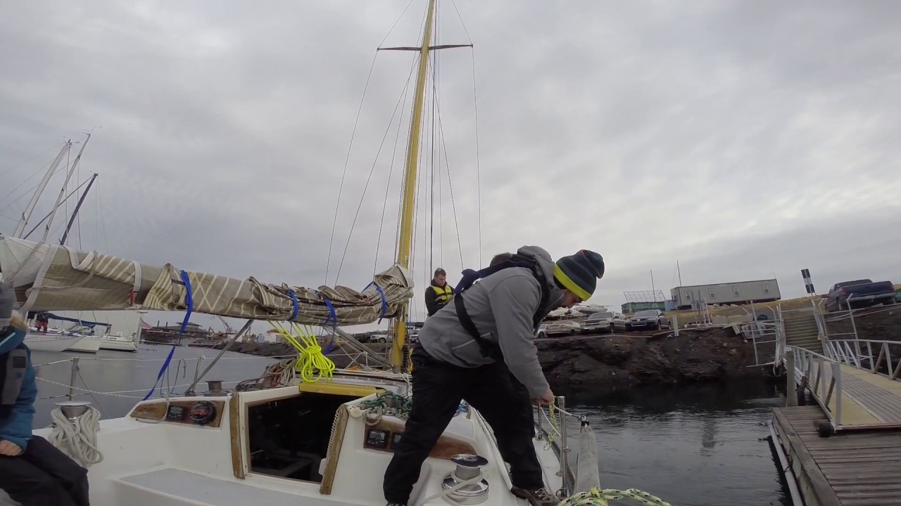 Using a Spring Line to Undock a Sailboat
