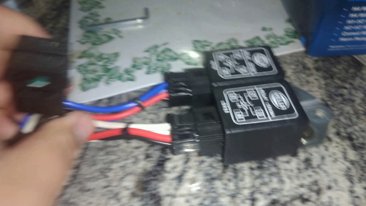 Hella H4 Relay Harness overview