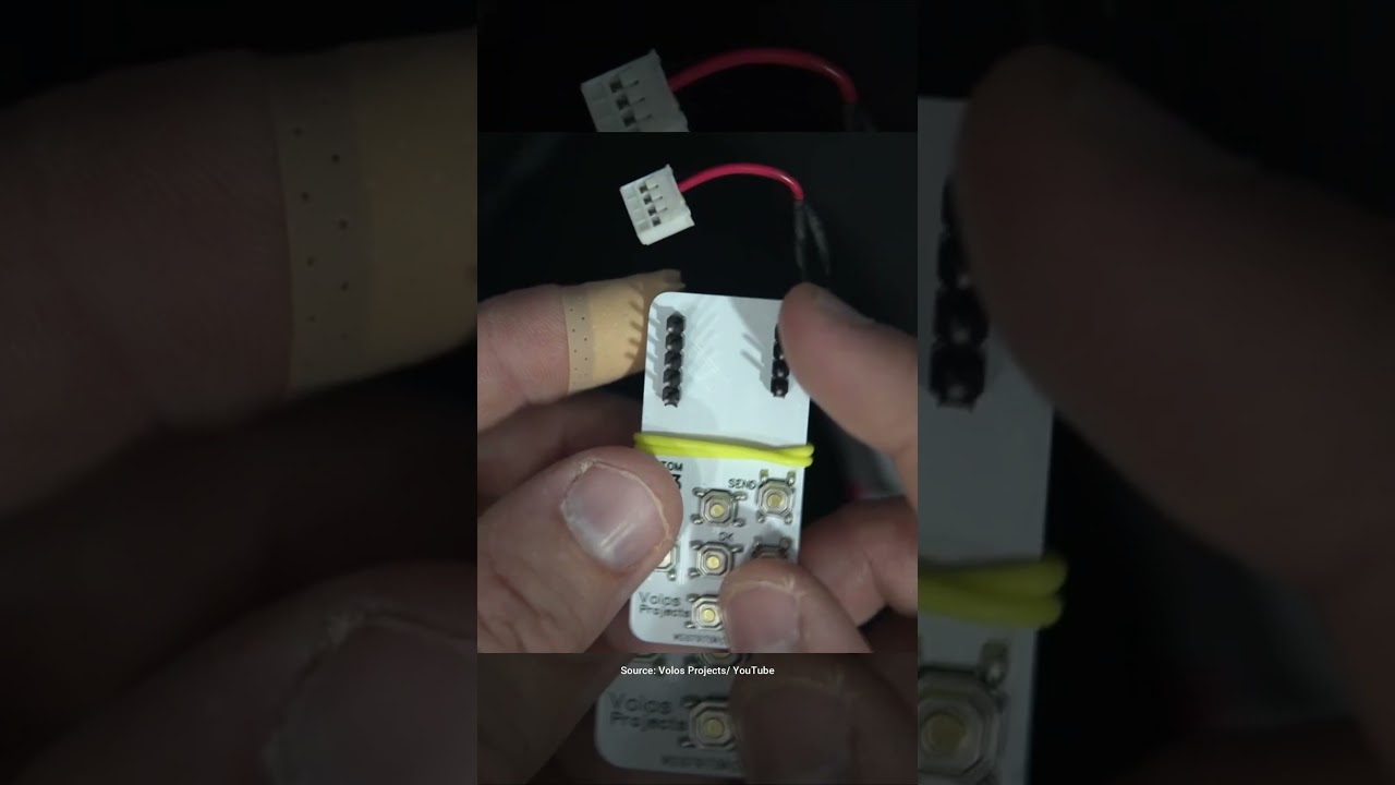 ESP32 based Minimalistic Messenger by @VolosProjects