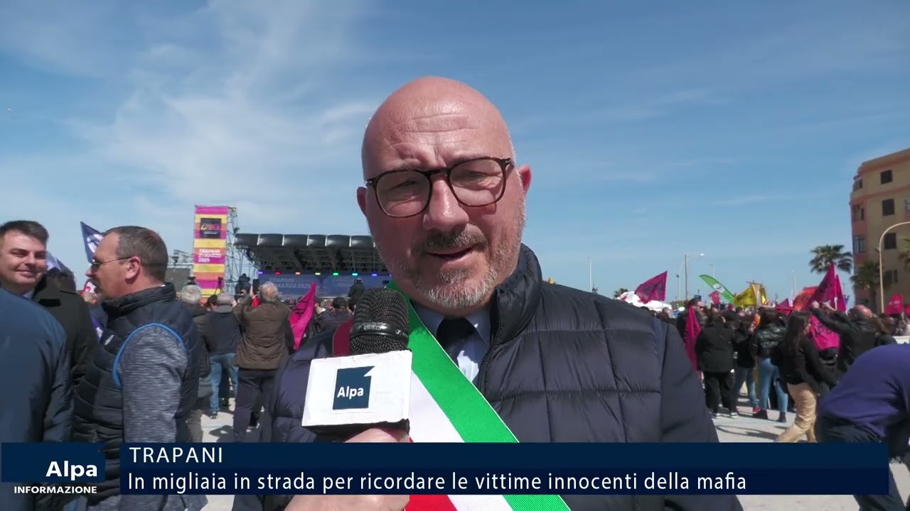 In migliaia in strada a Trapani per ricordare le vittime innocenti ...