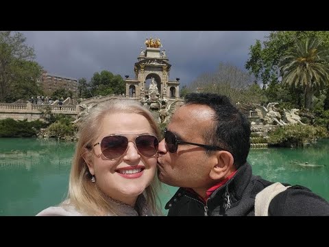 Ciutadella Park in Barcelona. Things to do and see in Barcelona. Walk around in the park.