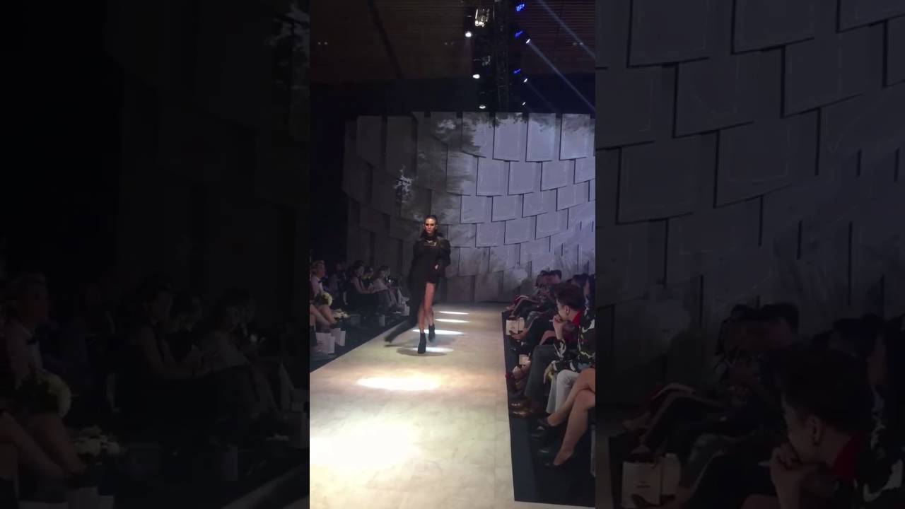 VO HOANG YEN - vodette of Designer Quang Nhat at Elle Fashion Show Journey 2016