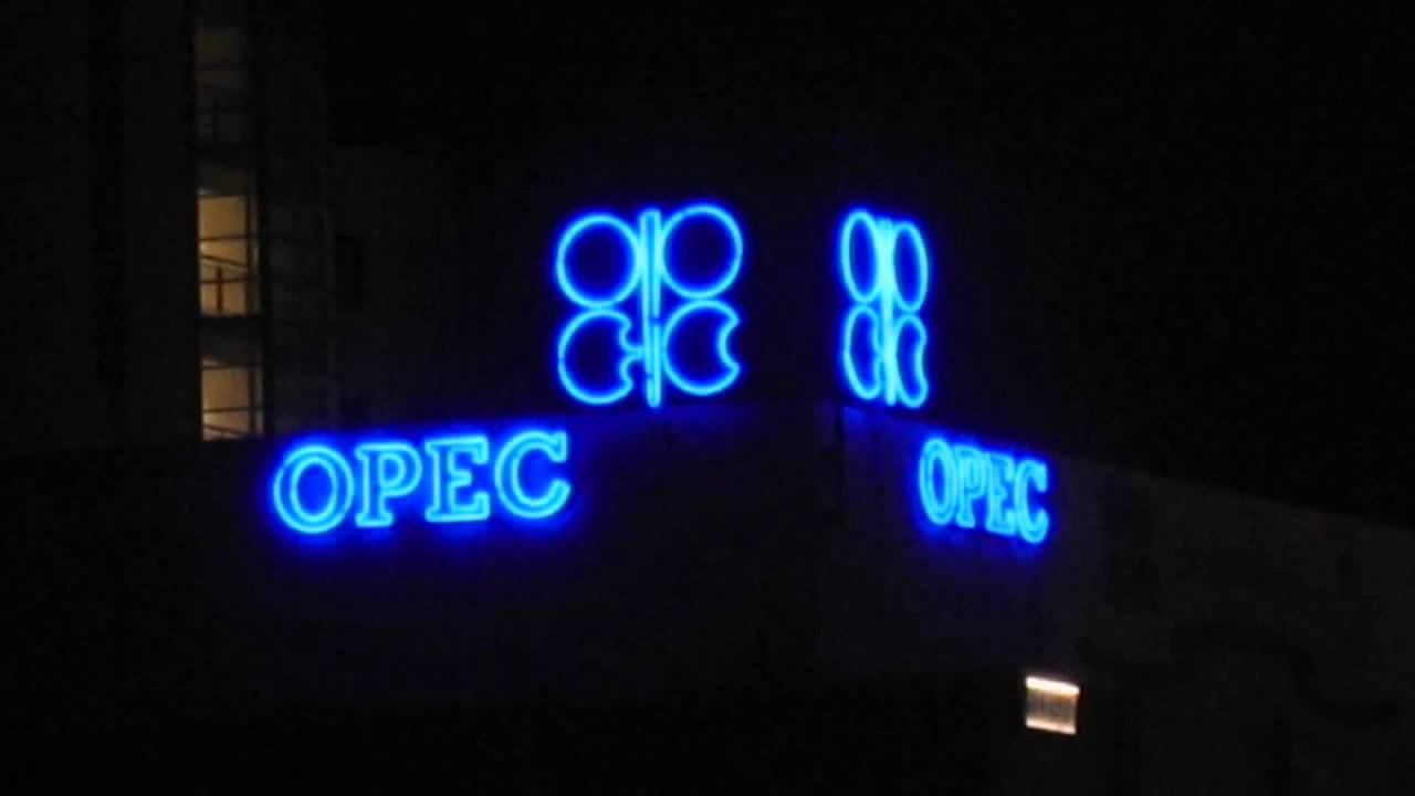 Course Trailer ECON 210 - CAPTIONED