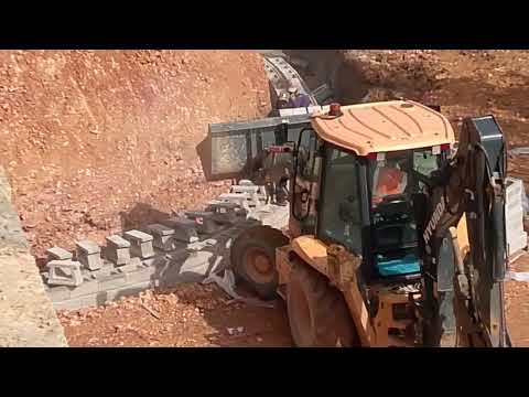 El famoso Huacal - Edificio de Oficinas Gubernamentales Juan Pablo Duarte