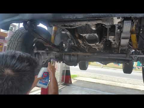 Aplicación de grafito antioxidante blanco en camioneta