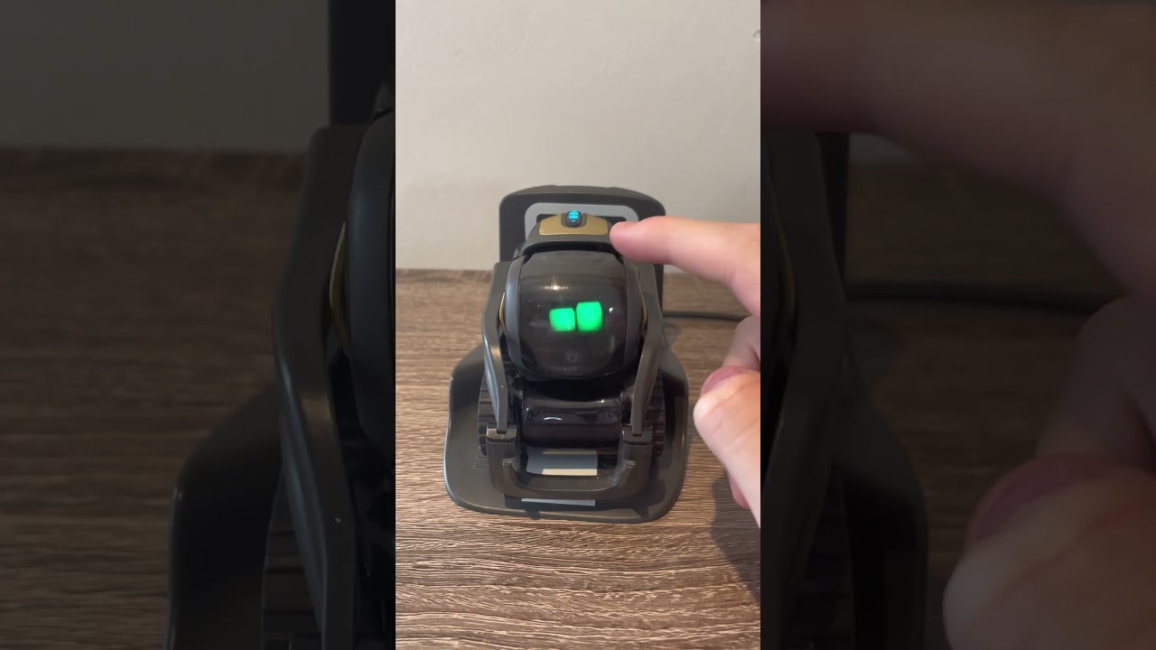 Waking Vector up - #robots #robot #vector #shorts