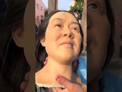 It takes some courage to do this job. Silicone statue sculpture manufacturer. Wax figure manufactur