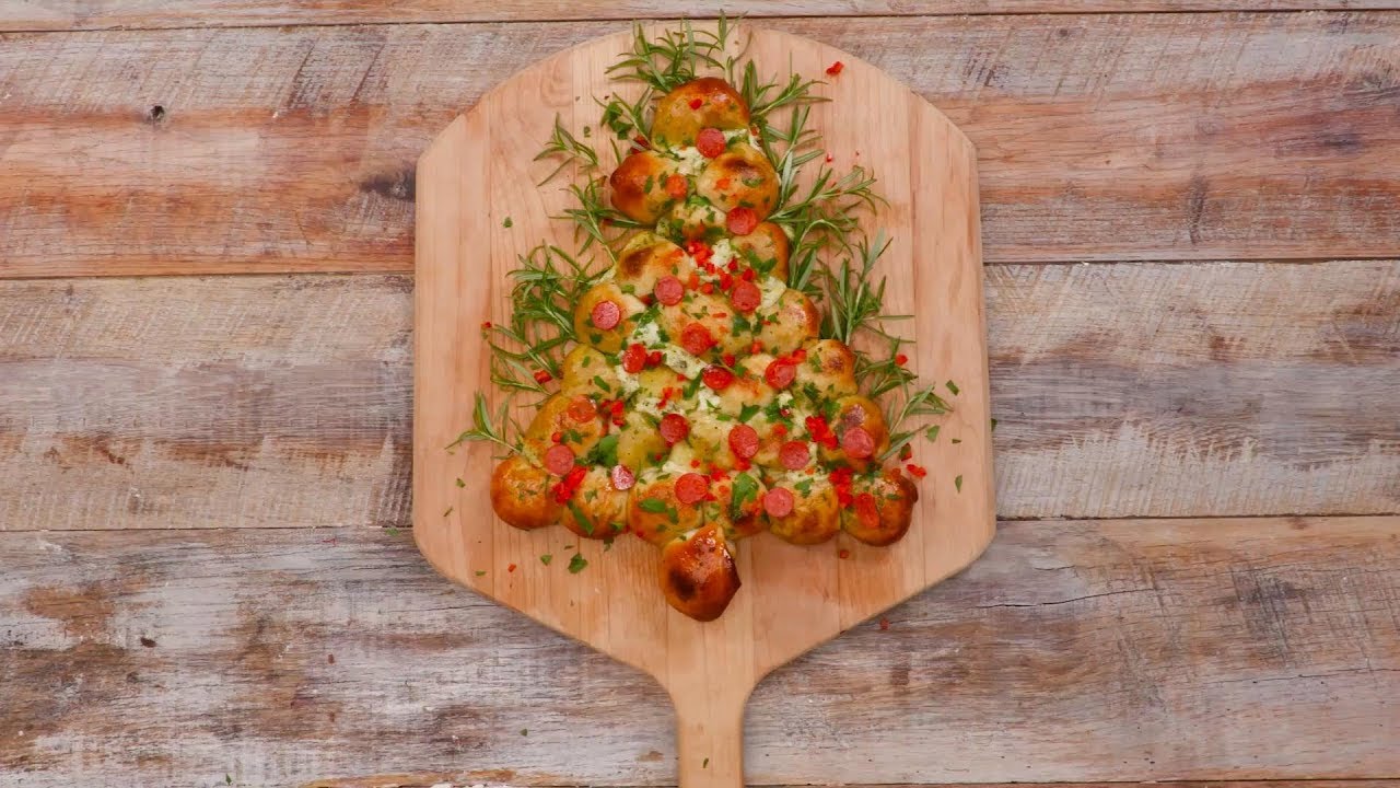 Christmas Tree Pull-Apart Bread | Southern Living