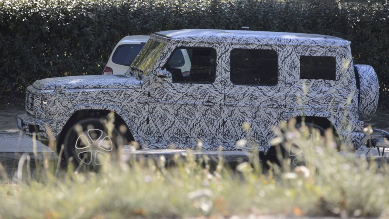 2018 Mercedes-Benz G-Class Prototypes Spied Testing Towing Capacity ...