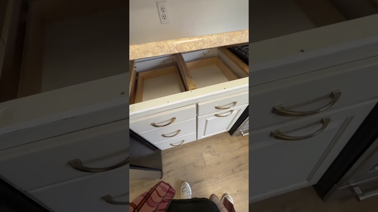 🛠️ MN home hack that stops me in my tracks every time: I always lift up on the kitchen & bathroom