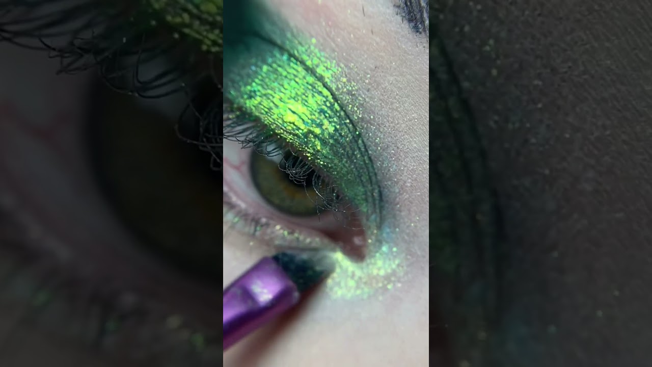5 min eyeshadow tutorial! #greeneyeshadow #makeuptutorial #easymakeup