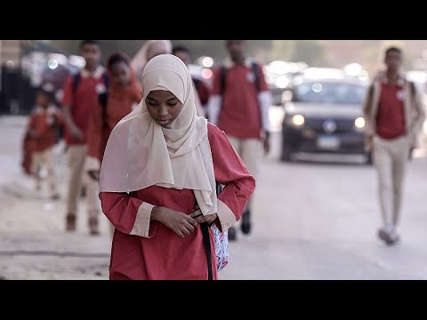 Thousands displaced by Sudan war return home from Egypt