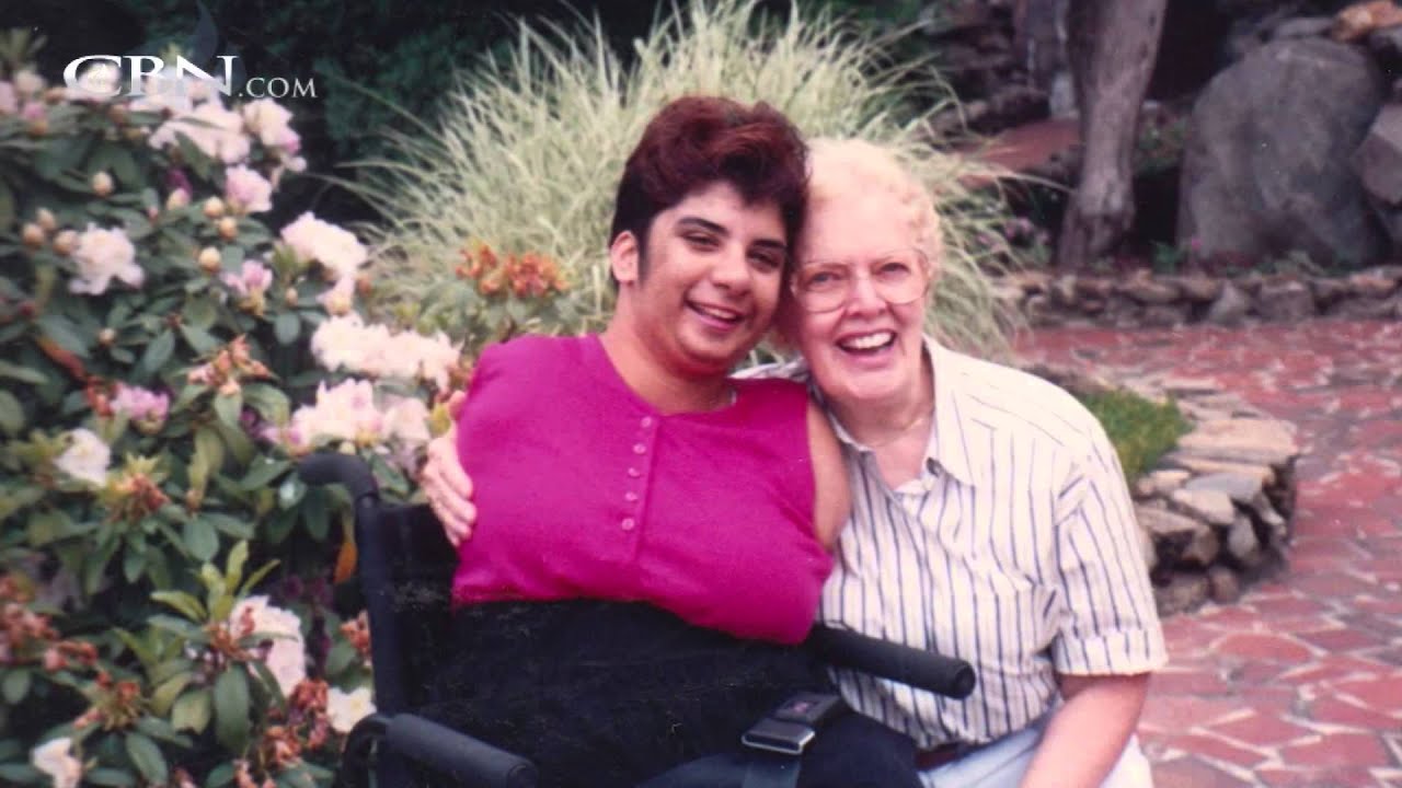 Woman Born Without Arms and Legs Inspires Others – Web Exclusive