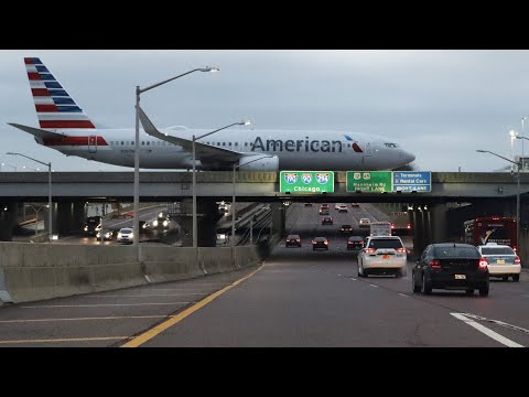 American, United airlines battle over gates at O'Hare