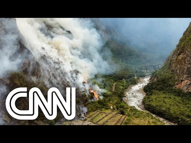 Bombeiros controlam incêndio florestal perto de Machu Picchu, mas ...