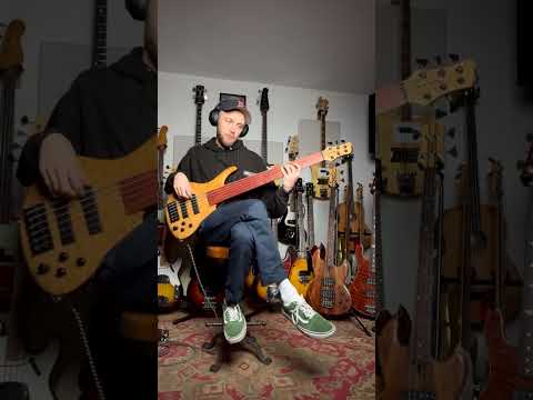 2005 Roscoe SKB Custom 3006 Fretless - Natural - Exhibition | Reverb