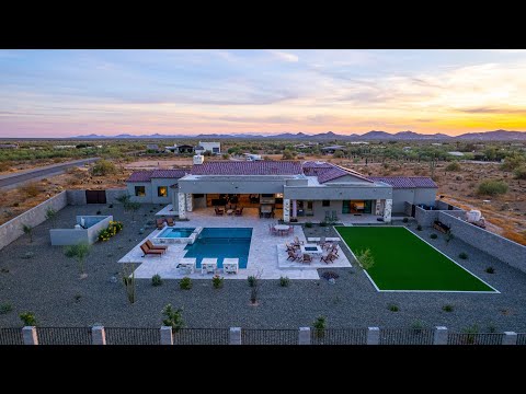 Stunning Custom Built Home w/ Amazing Views in Cave Creek, Arizona