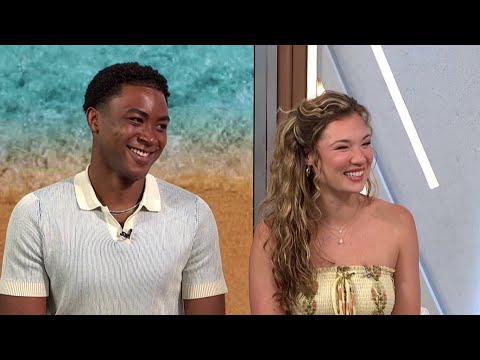 Grant Reynolds & Amy Weaver talk Broadway's 'Mamma Mia!' return | New York Live TV
