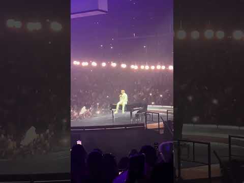 Bad Bunny - un x100to *LIVE*