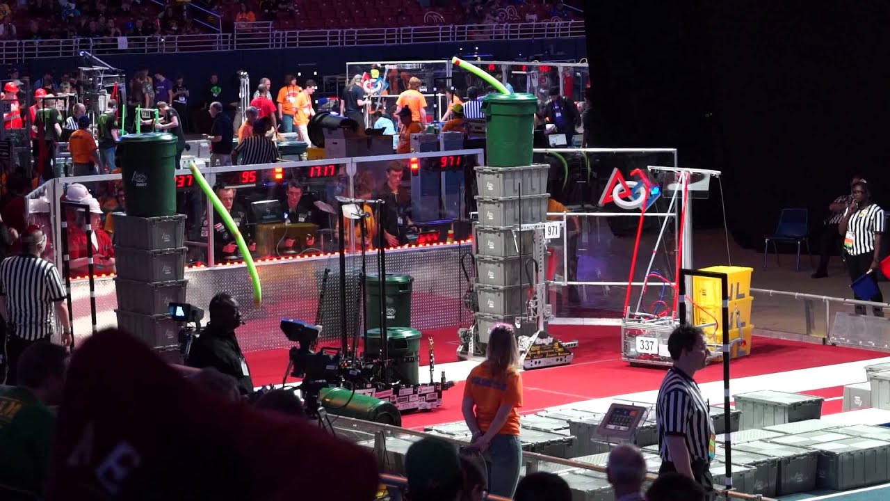 2015 FRC Championship St Louis, match #70 - FRC Team #971 Spartan Robotics