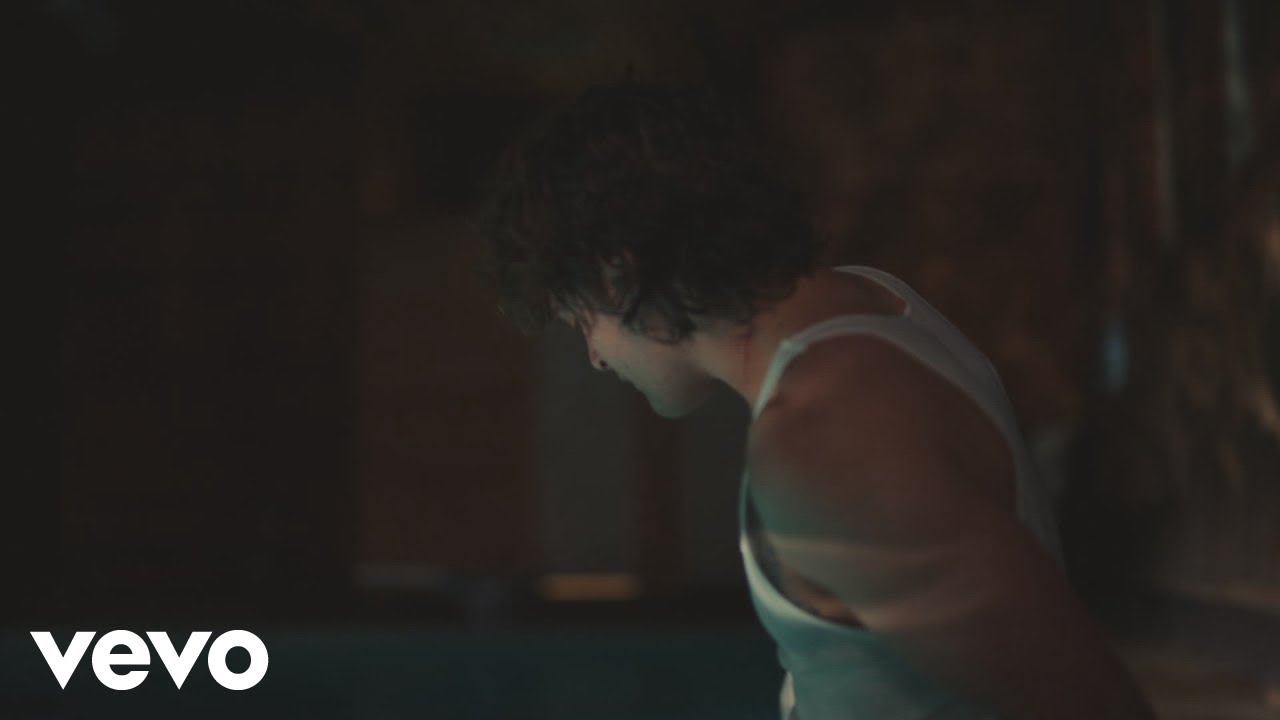 Max McNown - Night Diving (feat. Cameron Whitcomb)