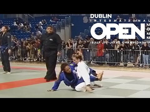 Larissa Paes v Laura Peretti / Dublin Open 2022