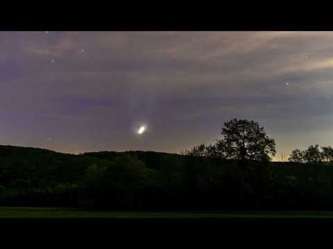 Rocket plume - SpaceX Falcon 9 with WorldView Legion 1 & 2 02.05.2024