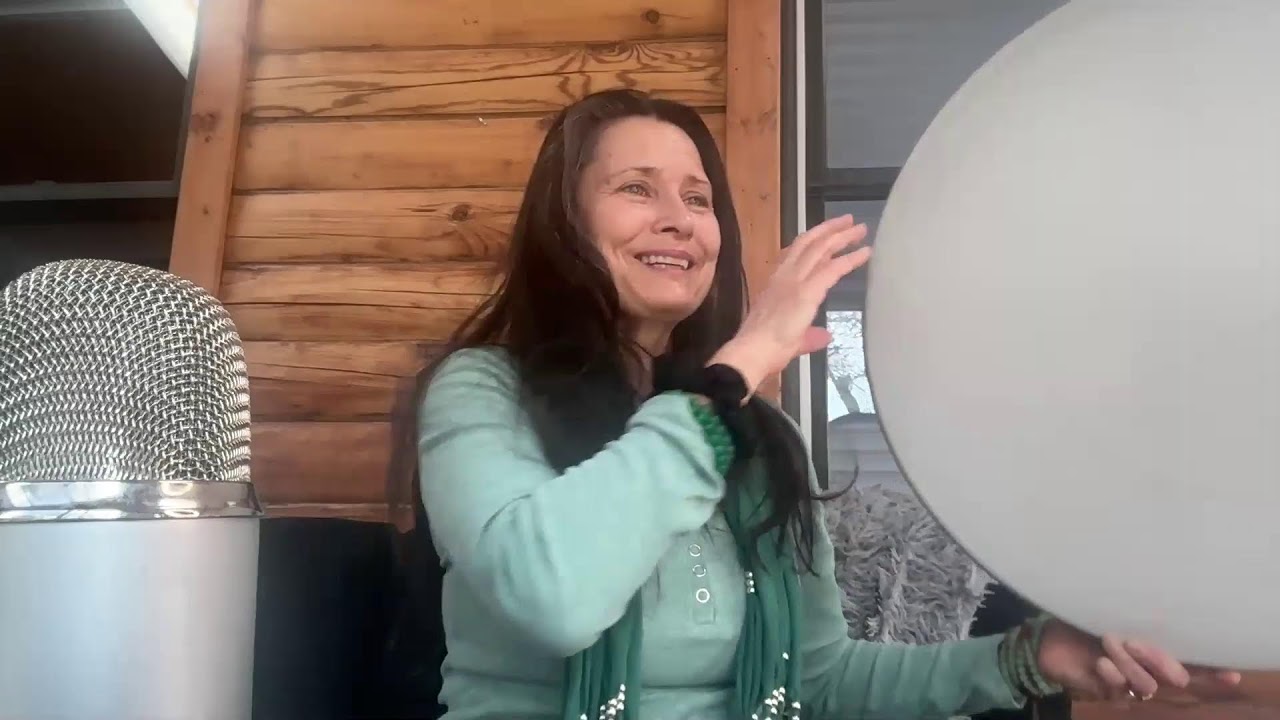 Hold The LOVE Frequency- 3 min of love