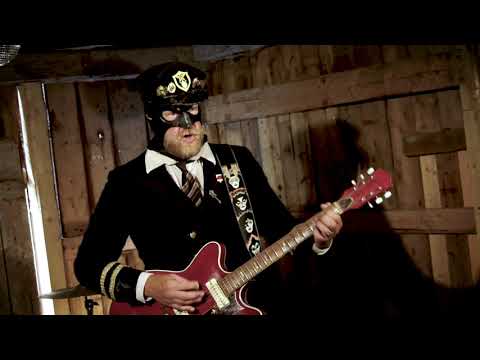 MÄRVEL - LIZARD'S TONGUE (Official Video)